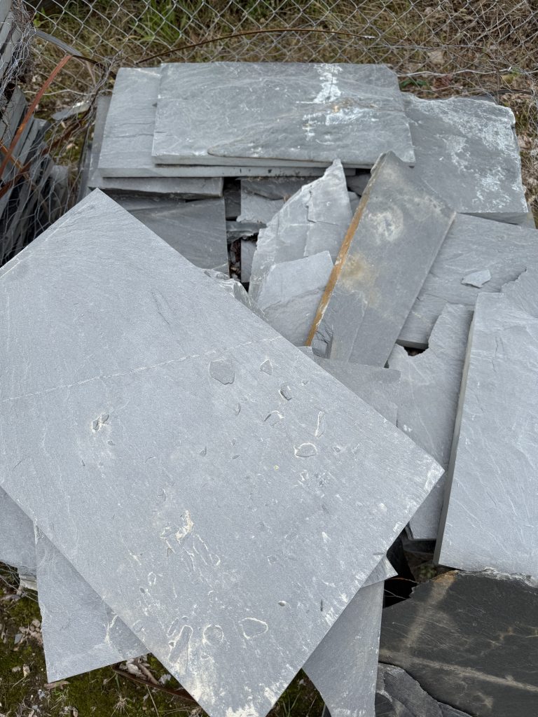 Buckingham Slate Irregular Flagstone | Capitol City Lumber